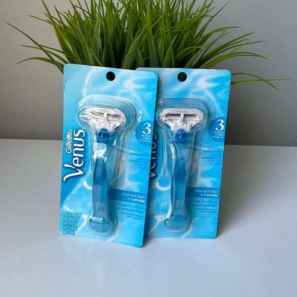 gillette | Bath & Body | Gillette Venus 3 Blade Razor Bundle 2 | Poshmark
